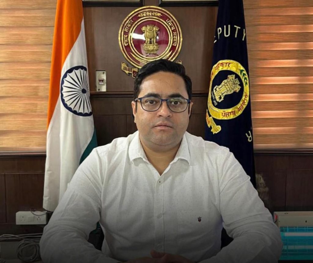(IAS Vishesh Sarangal will be the new DC of Jalandhar) 1